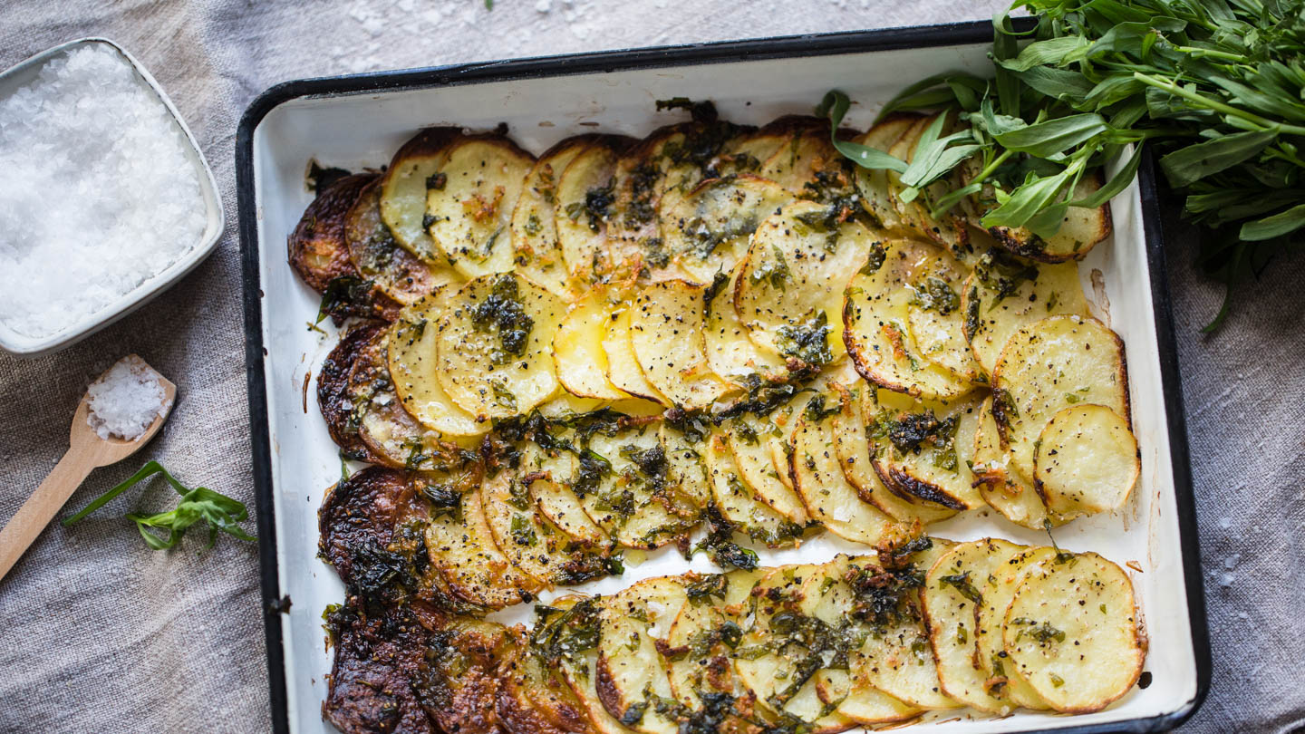 Crispy poteter med estragon og hvitløk – Ida Gran-Jansen